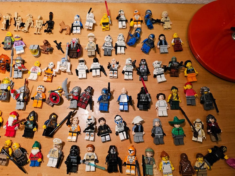 Riesige Lego Figuren konvolut (Gebraucht) in für CHF 315 – mit ...