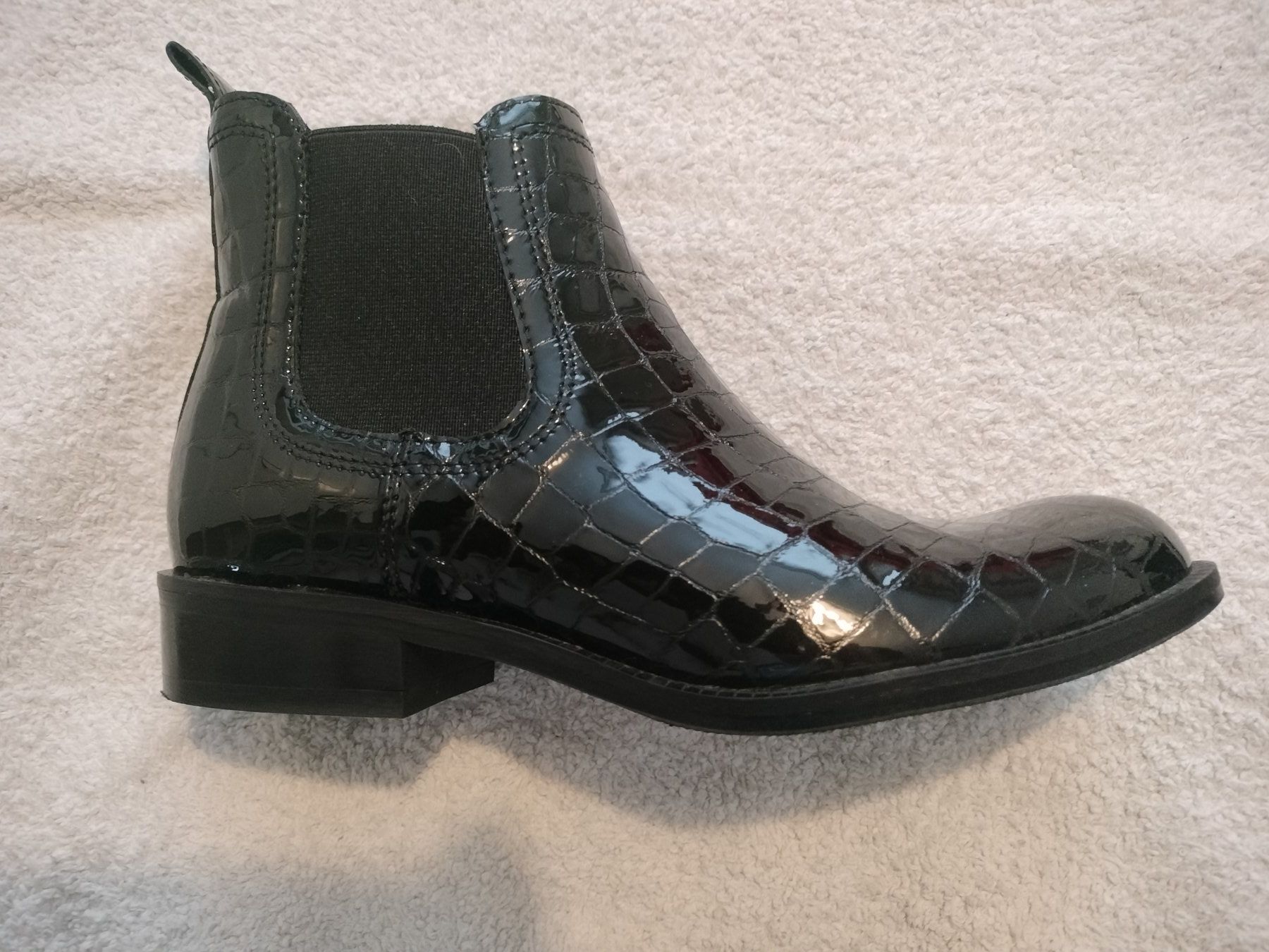 Schwarze Herbst-Boots im Kroko-Look, Grösse 35, neu (Neu (gemäss ...