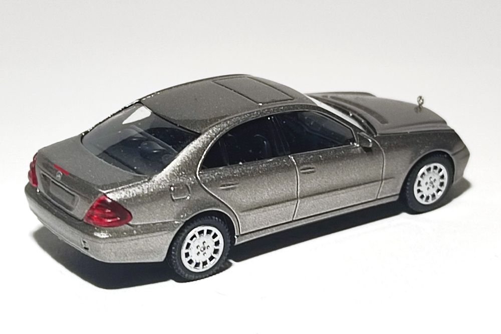 Mercedes E Klasse W211 Wiking 1:87 # 25-704 (Gebraucht) in ...