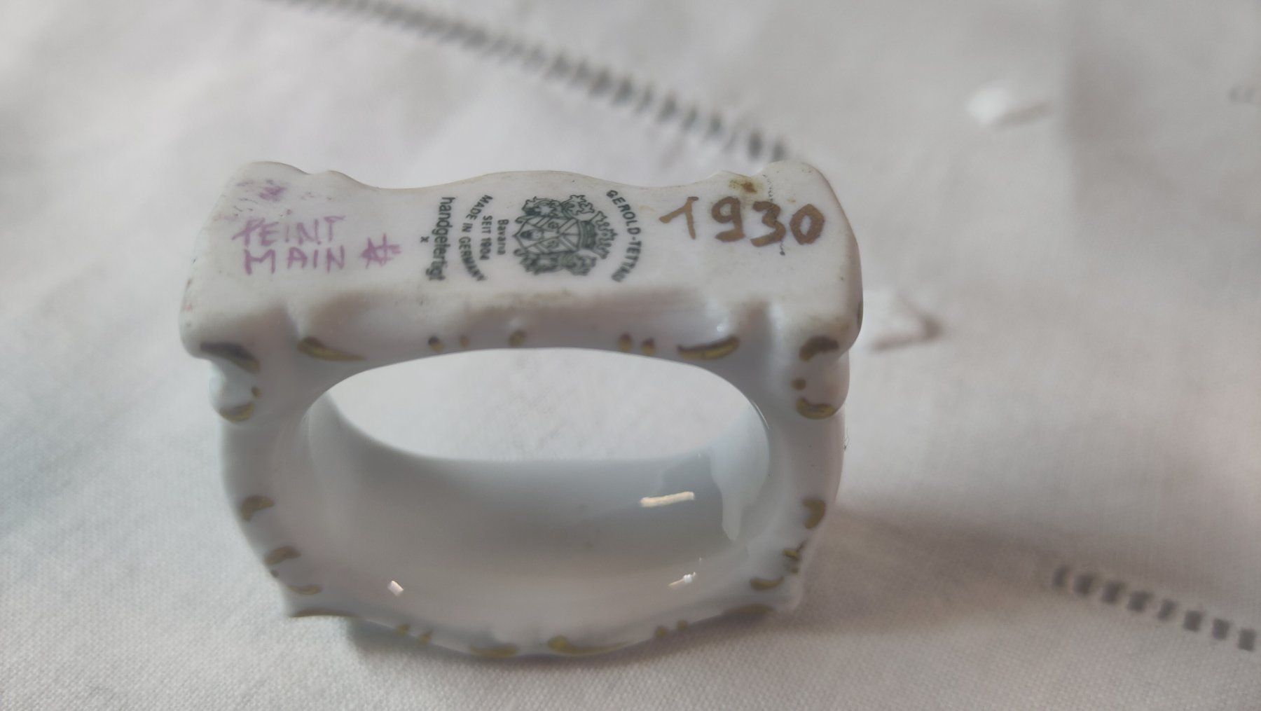 Ancien rond de serviette en porcelaine peinte à la main (D'occasion) à ...