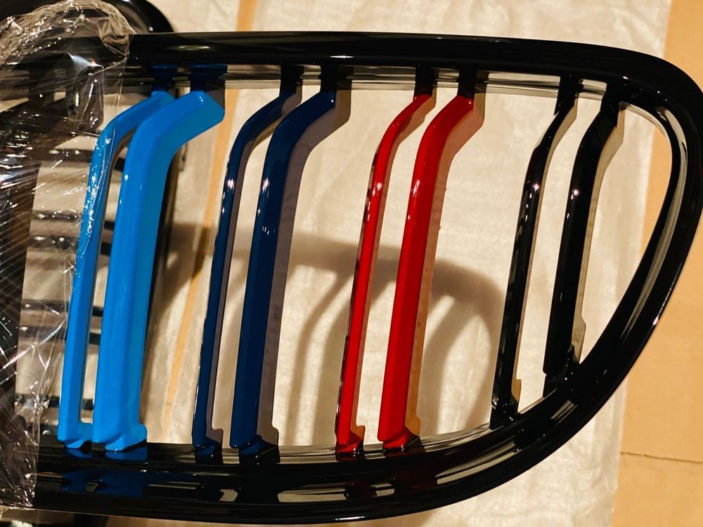 BMW M Doppelspeichen Nieren E90 E91 (Neu und originalverpackt) in Solothurn für CHF 93 – mit ...