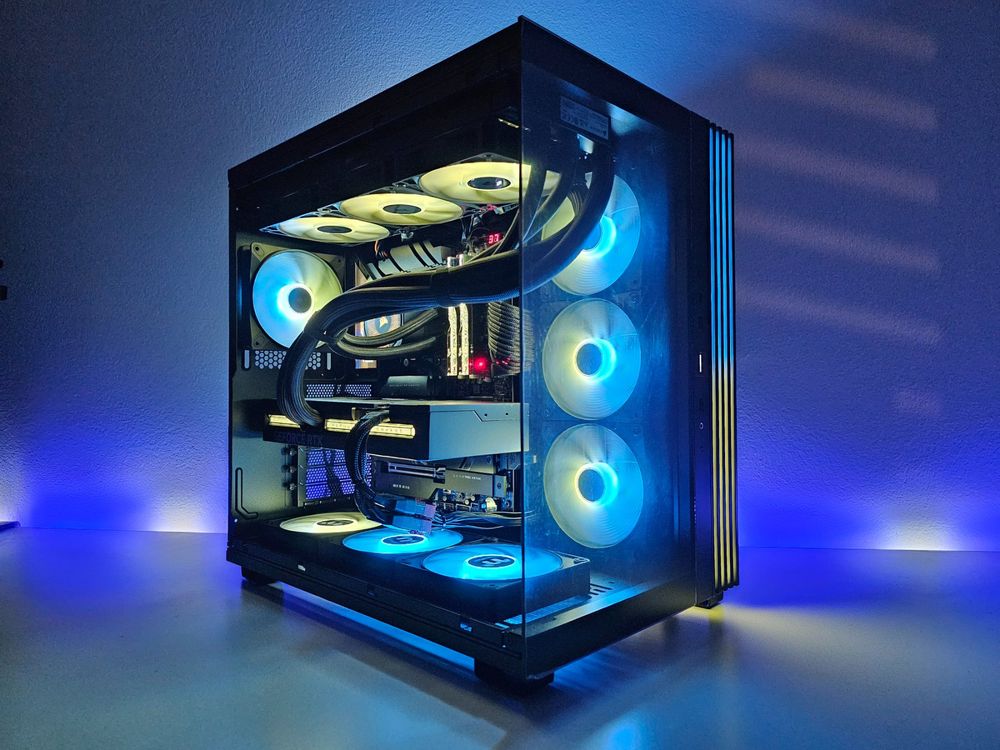 Quantum Gaming PC⚛️ASTRAL Liquid 5090 + 9800X3D | 32GB DDR5 (Neu und ...