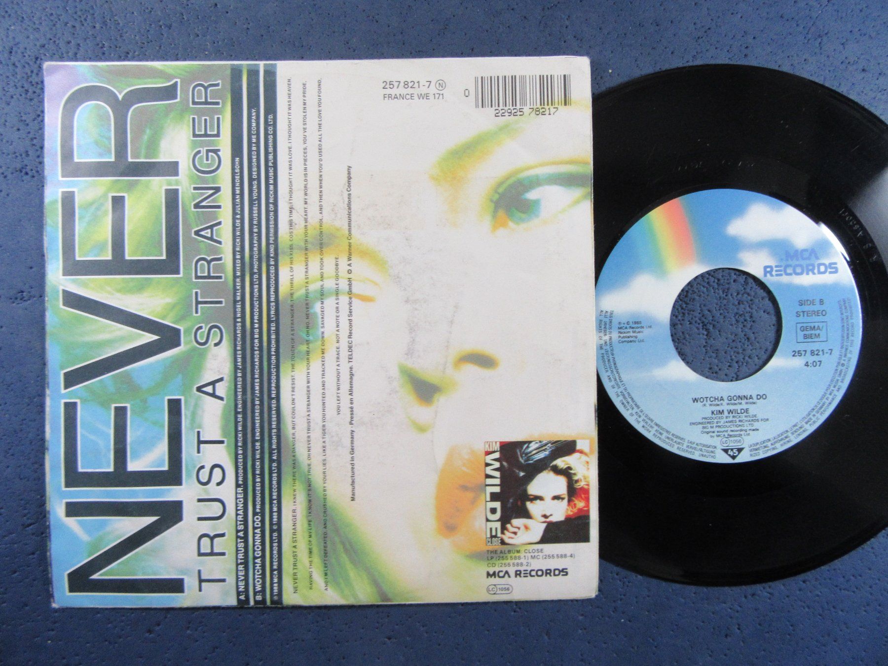 KIM WILDE "NEVER TRUST A STRANGER" "WOTCHA GONNA DO" 45T 7" (Gebraucht ...