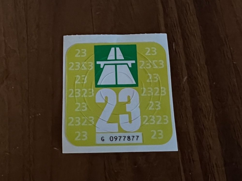Autobahn Vignette 2023 (Neu und originalverpackt) in Visp für CHF 35 – mit Lieferung auf Ricardo ...