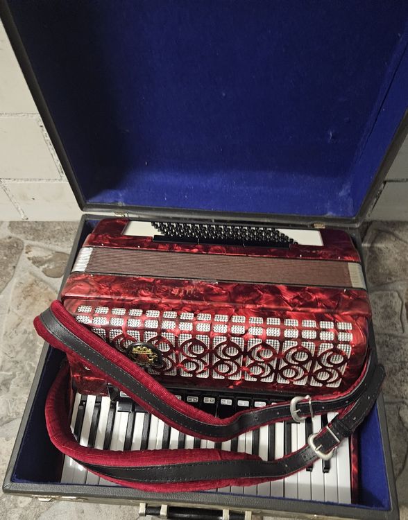 Akkordeon, Handzuginstrument, rot, Vintage (Gebraucht) in Schlieren für ...