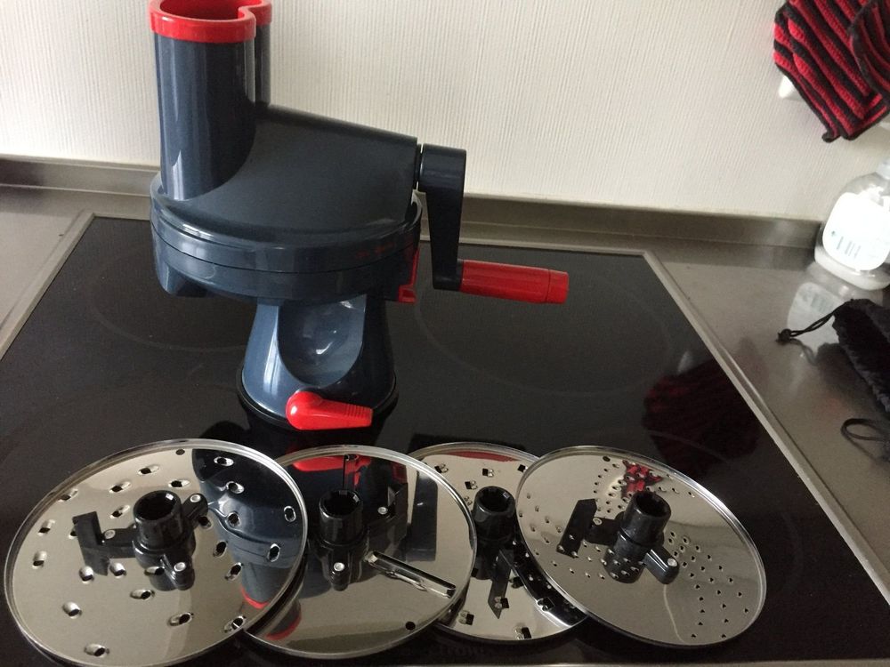 Gemüse Raffel Easy Betty Bossi Neu! (Neu und originalverpackt) in Winterthur für CHF 17 – mit ...