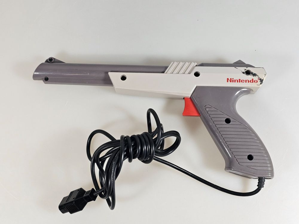 Nintendo NES Zapper Lichtpistole (Gebraucht) in Affoltern am Albis für ...