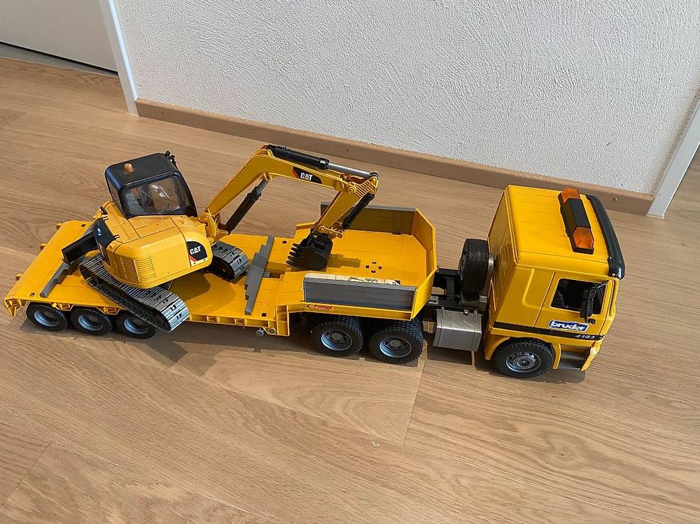 Bruder Fahrzeuge MAN und CAT Bagger (Gebraucht) in Horgen für CHF 20 ...