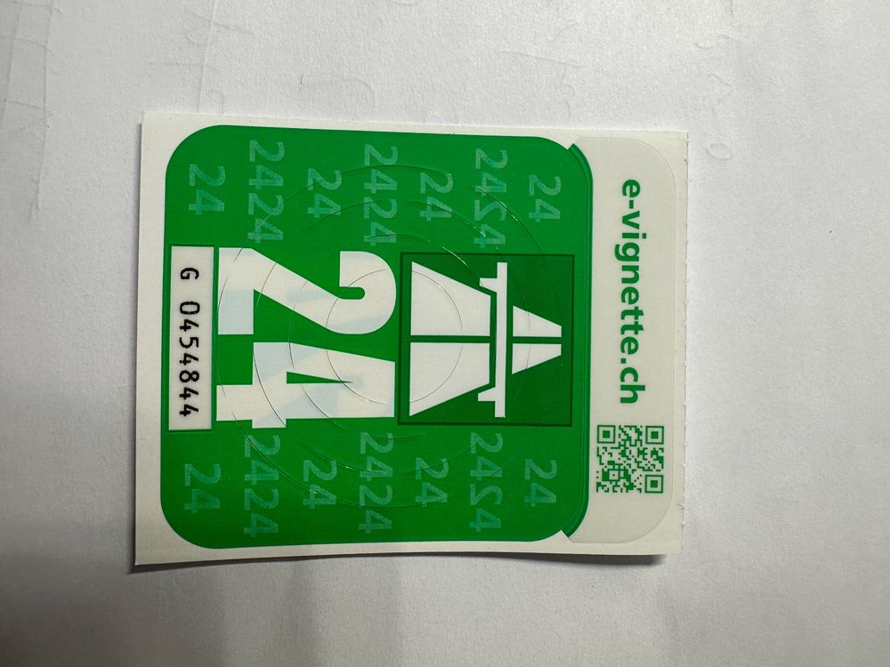 Autobahn Vignette 2024 (Neu und originalverpackt) in Bassersdorf für CHF 30 – mit Lieferung auf ...