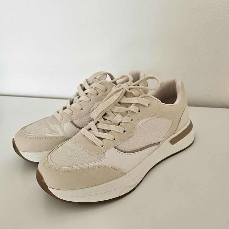 Sneaker (Zara) (Neu (gemäss Beschreibung)) in Gockhausen für CHF 16 – nur Abholung auf Ricardo ...