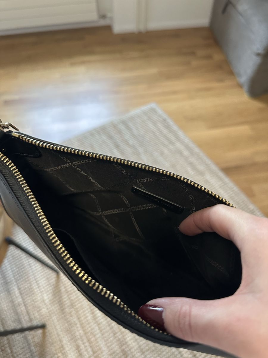 Michael Kors Baguette Bag, Black Leather, Gold Chain 👜 (Gebraucht) in ...