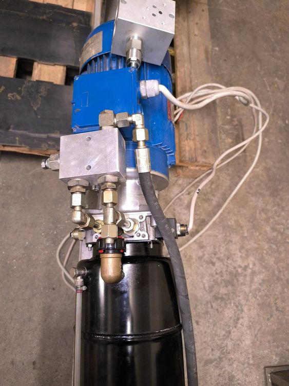 Material zum Eigenbau eines hydraulischen Holzspalters (Gebraucht) in ...