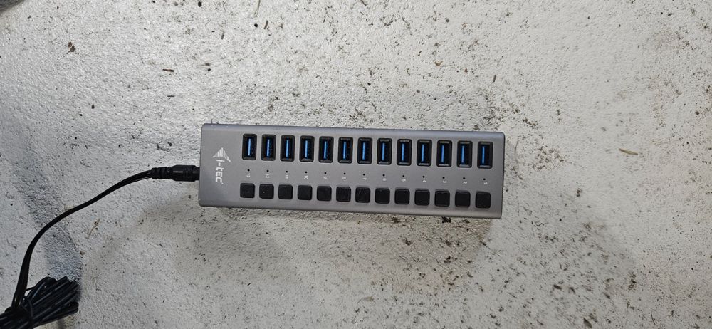 Hub USB 13 ports (Gebraucht) in Sion für CHF 7 – nur Abholung auf Ricardo kaufen