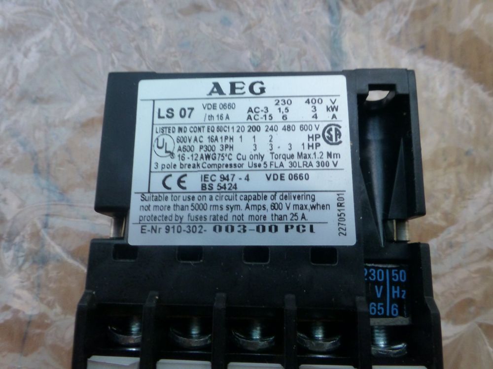Kleinverteiler IP30 2Stück & Zeitschaltuhr Hager EG103, NEU (Neu ...