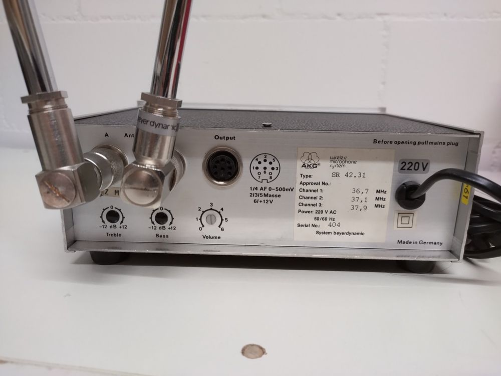 AKG Funkmikrofon/Funkstrecke (Gebraucht) in Muhen für CHF 10 – mit ...