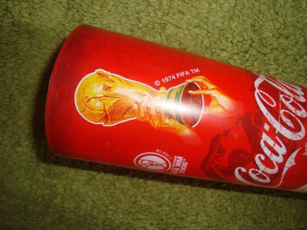 Hologram Coca Cola 2 Becher FiFA WM 2006 Germany TM FiFA'74 (Gebraucht ...