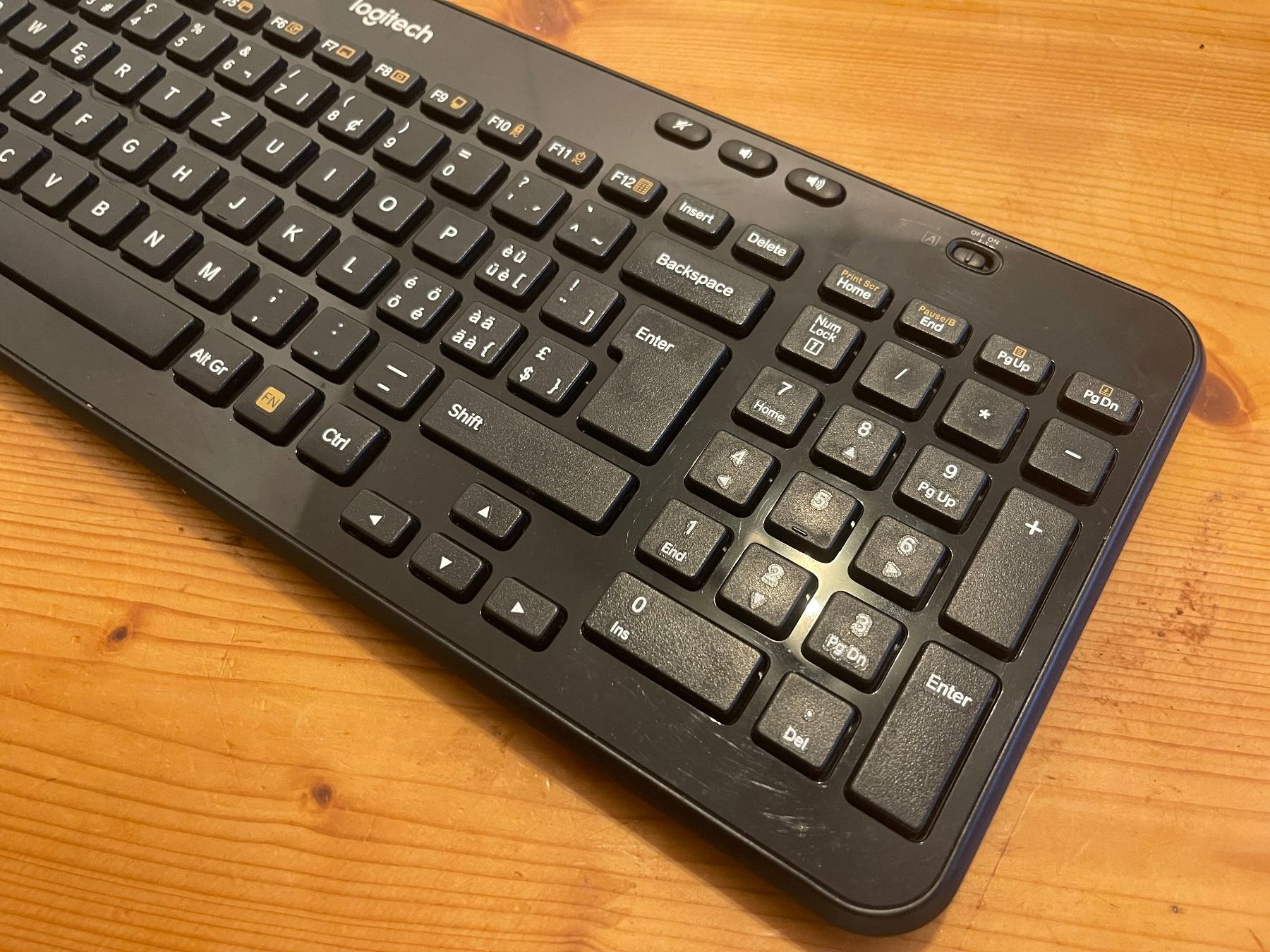 Logitech K360 Tastatur Schwarz, inkl Unitying (Gebraucht) in Weinfelden für CHF 12 – nur ...