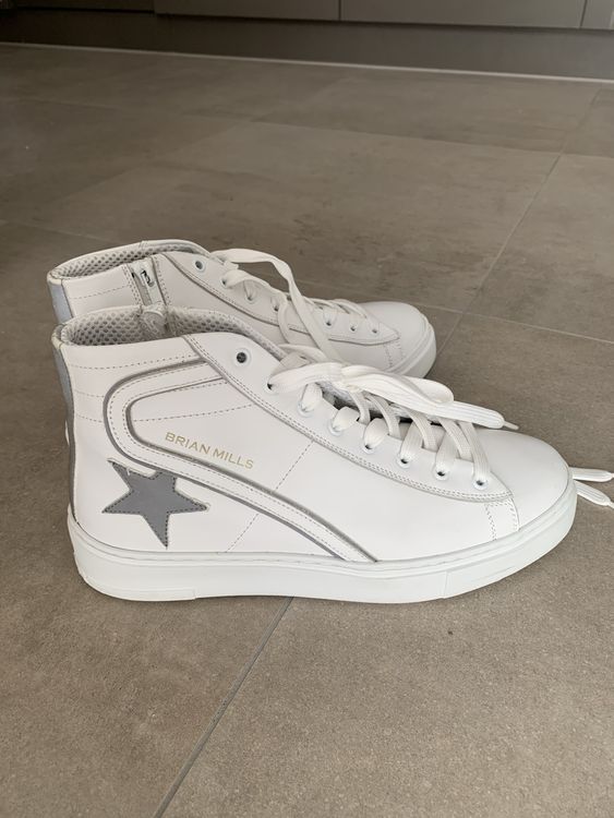 Weisse Brian Mills Sneaker High Gr. 41 (Gebraucht) in Flüh für CHF 20 ...