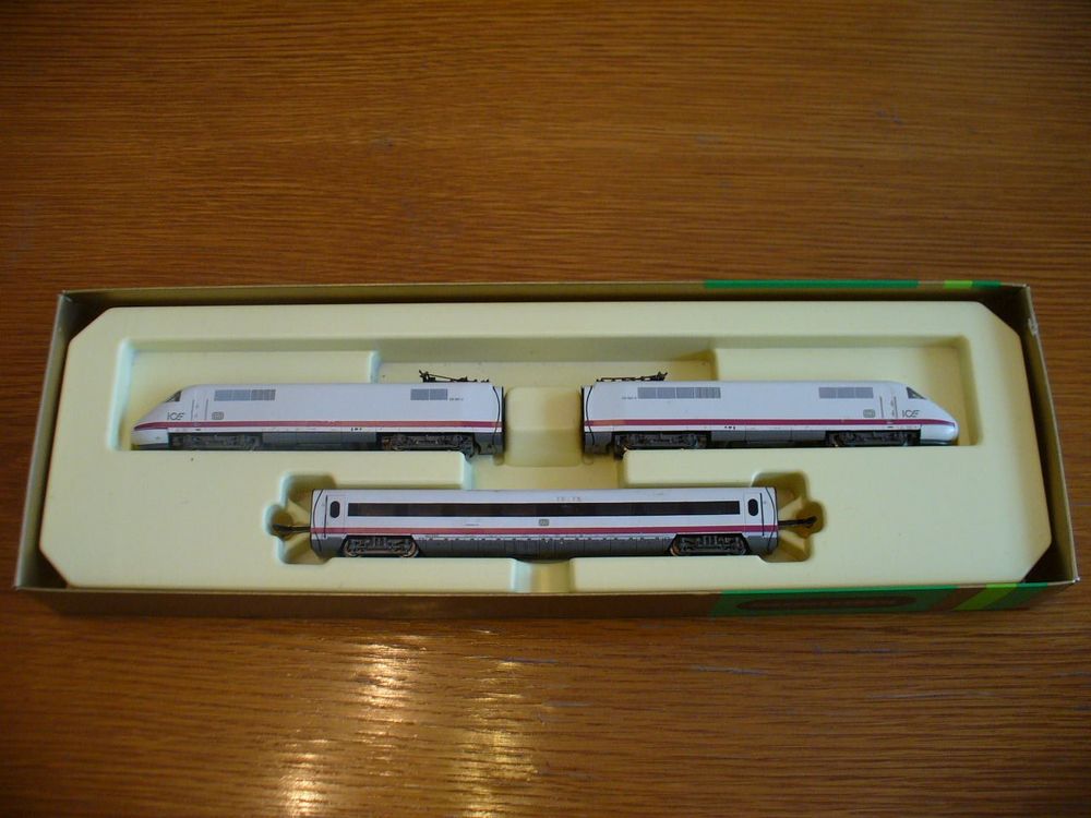 Sehr schönes Minitrix ICE 3er Set + 2 Zusatzwagen | Acheter sur Ricardo