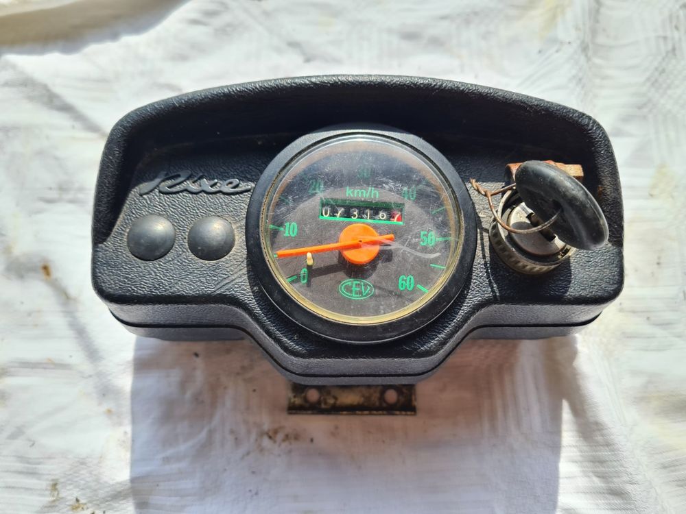 Original Sachs Rixe Cockpit, CEV Tacho funktionstüchtig (Gebraucht) in frümsen für CHF 41 – mit ...