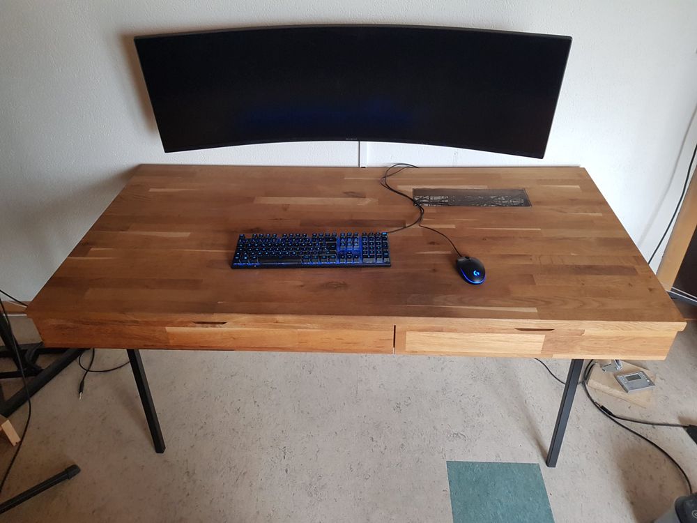 Eichenholz Pult mit eingebautem Gaming PC | Kaufen auf Ricardo