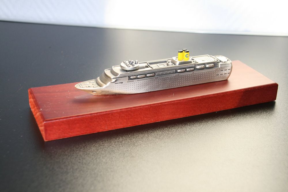 Schiff - Model Costa Romantica Metall auf Holzplatte (Gebraucht) in ...