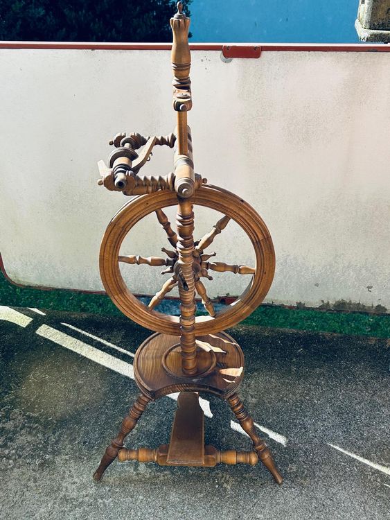 Antikes Spinnrad aus Holz, Top Zustand, Dekoration! (Gebraucht) in ...