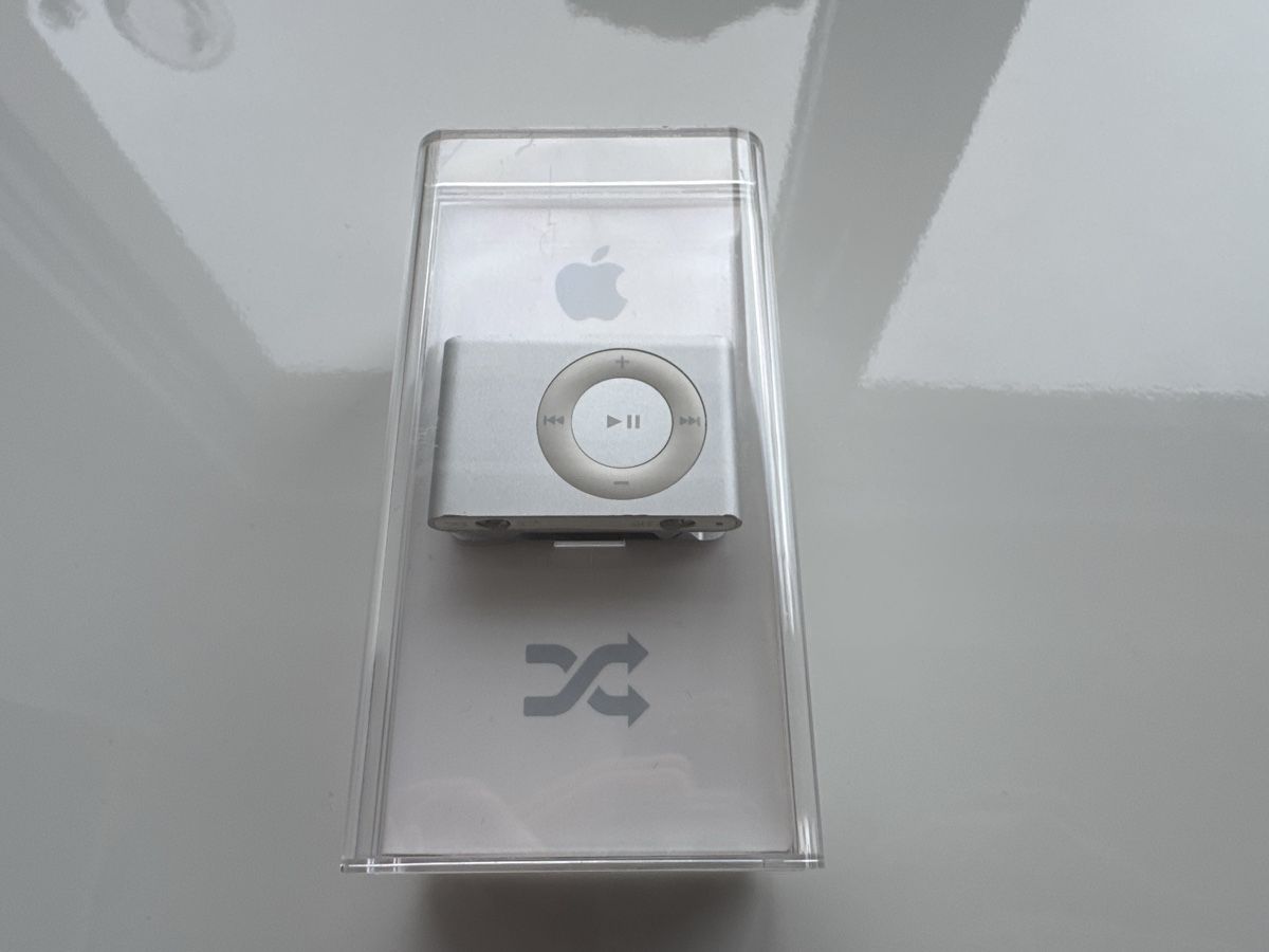 Apple iPod shuffle 1 GB (A1204) – komplett mit OVP & Zubehör (Gebraucht ...