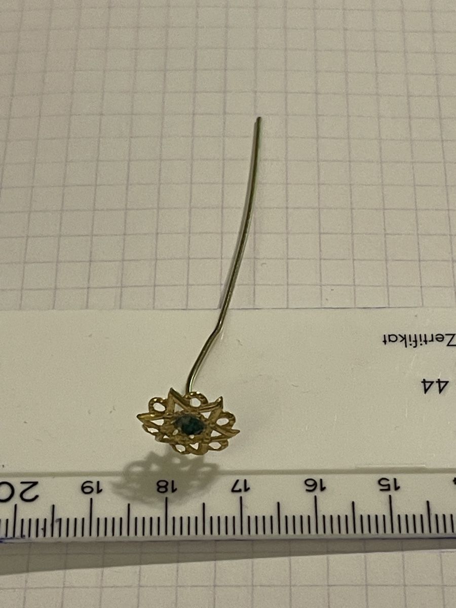 Vieille aiguille plaquée or jaune pierre jade bon état (D'occasion) à ...