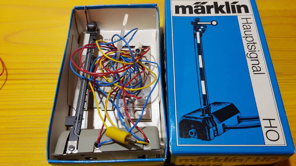 2 Märklin Loksignale 7039 (Gebraucht) in Seewis-Pardisla für CHF 28 ...