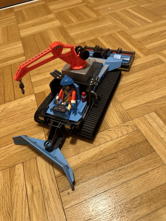 Playmobil Pistenfahrzeug 4143 mit Kran & Figur, Winter ️ (Gebraucht) in ...