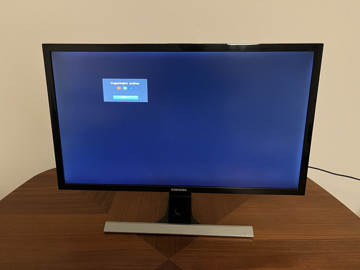 Samsung U28E590D 4K Monitor - Top Zustand, super Bild! (Neu (gemäss ...