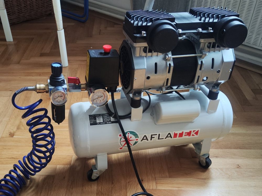 Silent kompressor Pro 10 Liter. 8 bar. 210L/min. Perfekt (Gebraucht) in ...