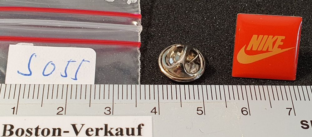 S055 - Pin NIKE Logo (Gebraucht) in Reinach BL für CHF 2.2 – mit ...