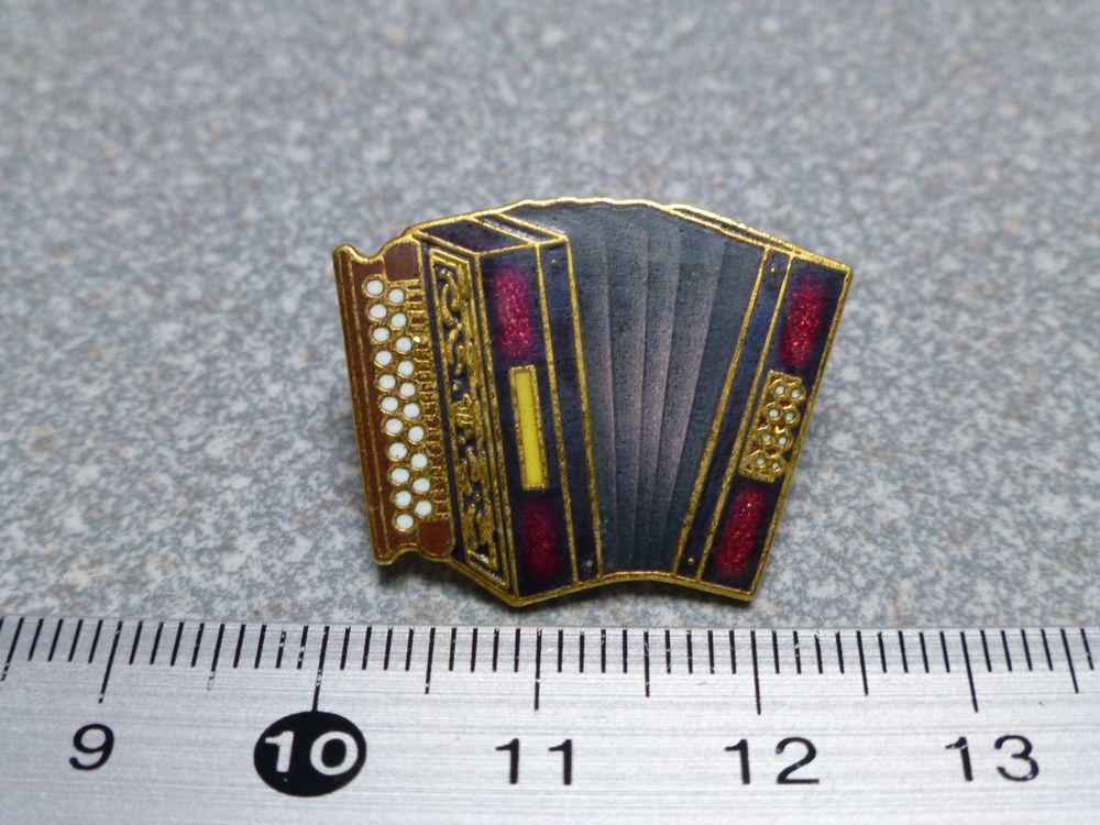 PIN PINS MUSIK Handorgel Ziehharmonika Harmonika (Gebraucht) in Gränichen für CHF 5 – mit ...