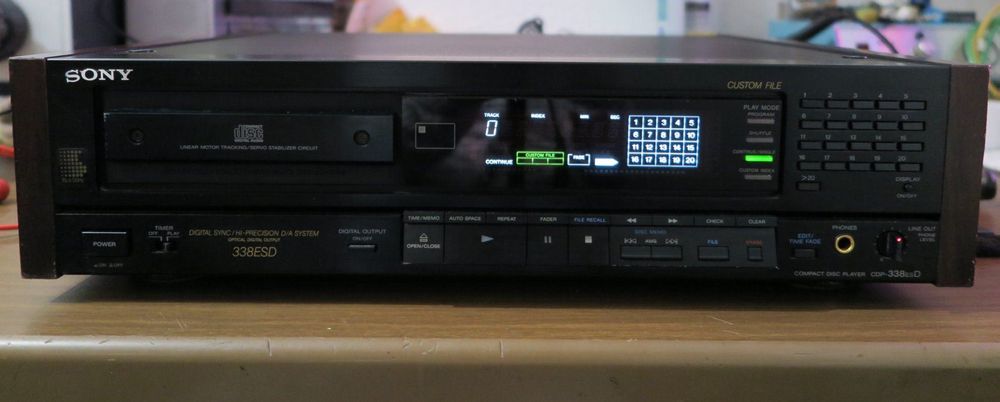 Sony CDP338 ESD CD Player (Gebraucht) in für CHF 106 – nur Abholung auf ...