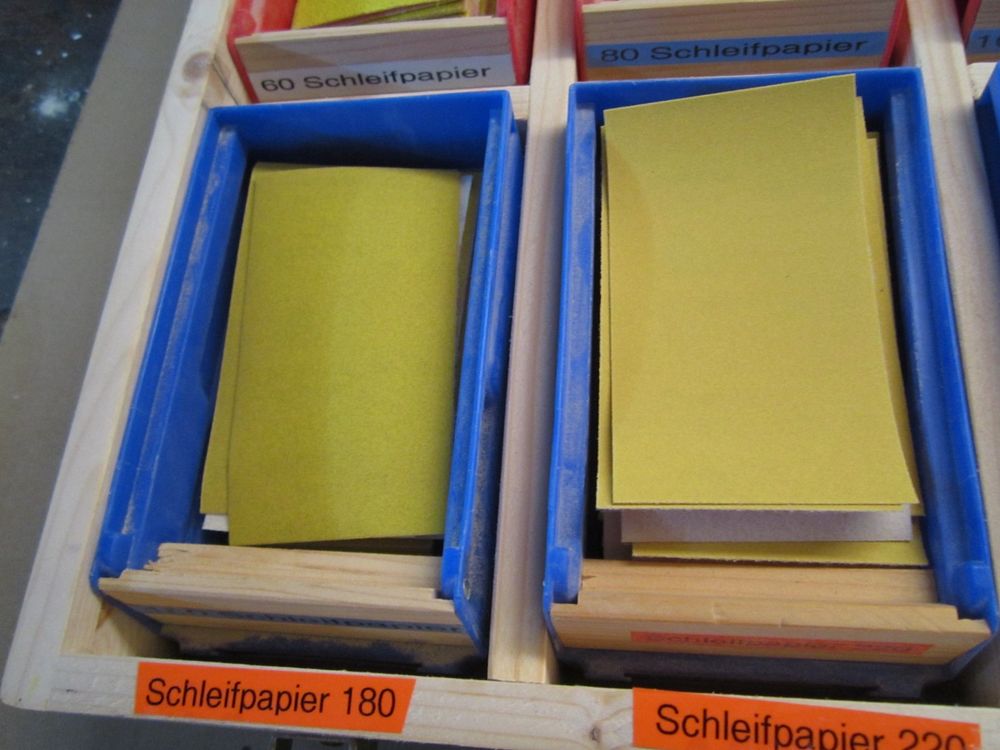SIA Klett Schleifpapier für Hand-Schleifklotz in Holzbox (Gebraucht) in ...