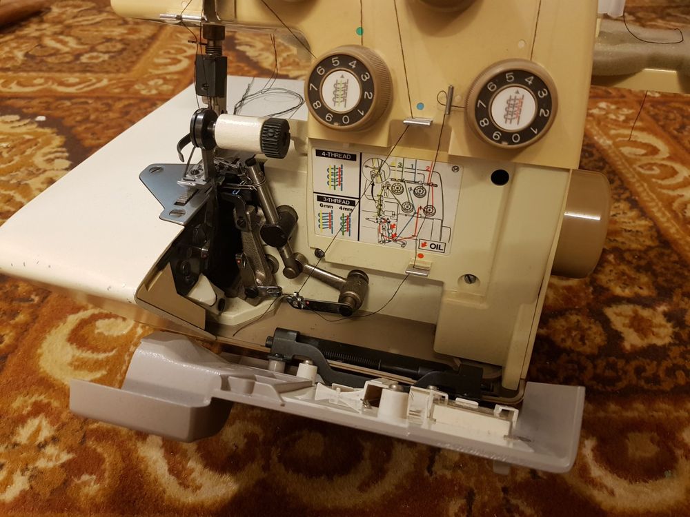Overlock Nähmaschine - Bernette 234 (Defekt) in Zezikon für CHF 75 ...
