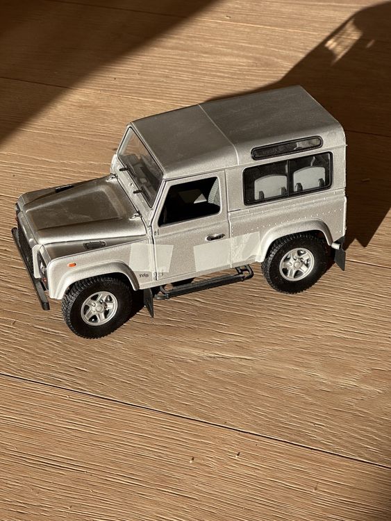 Land Rover Defender 90 Modellauto von Revell (Gebraucht) in Zürich für ...