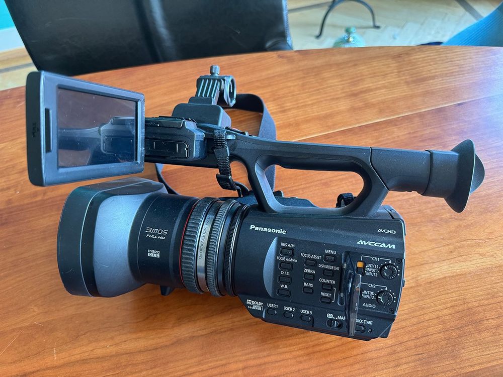 Panasonic AVCCAM Full HD Camcorder (Gebraucht) in Zürich für CHF 305 ...