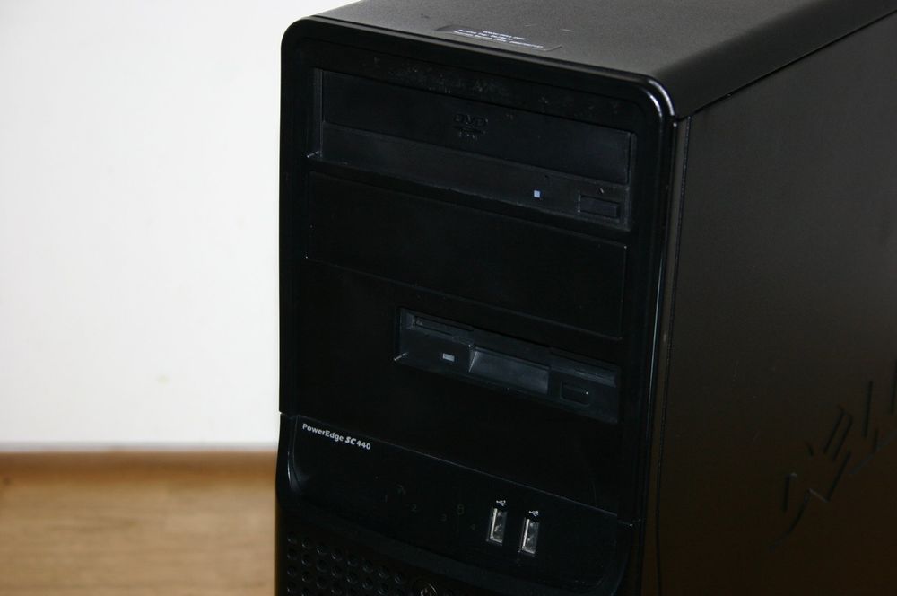 Vintage Server mit XP SP3 32Bit DELL Poweredge SC440 (Gebraucht) in ...