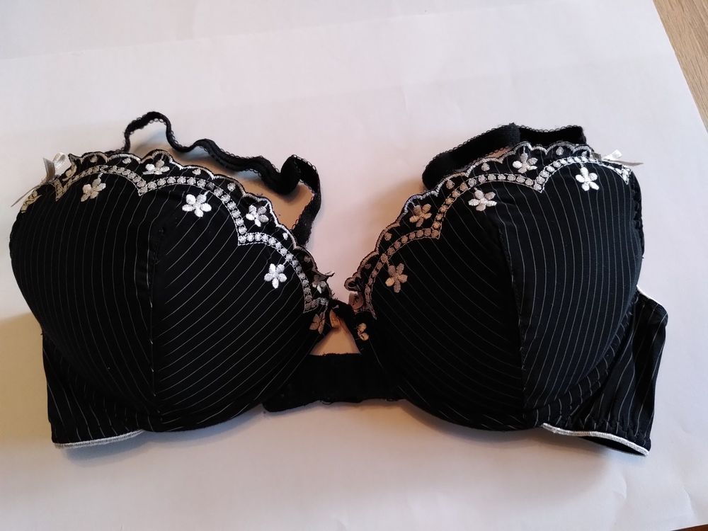 Hübscher H&M-BH aus den Nuller-oder frühen 10er-Jahren (Gebraucht) in ...