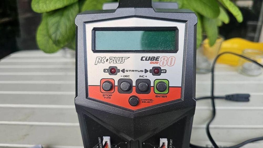 RC Plus Cube 80 Duo Charger LiPo NiMh Ladegerät 2x 7A (Gebraucht) in ...