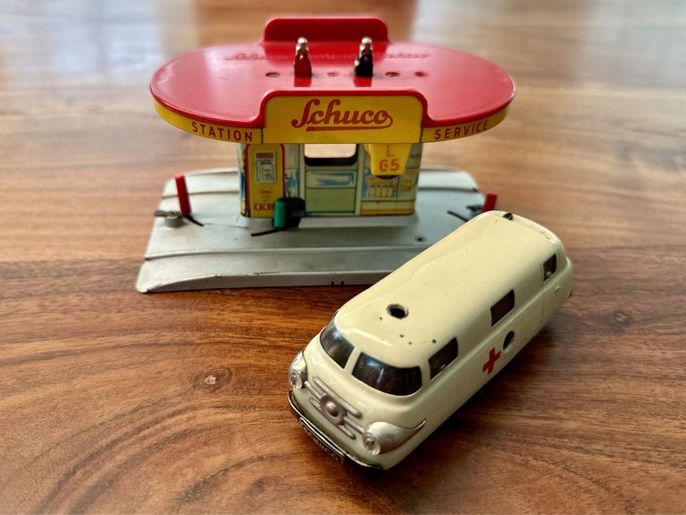 Schuco Varianto Shell Tankstelle und Sanität Bus aus 1960er (Gebraucht ...