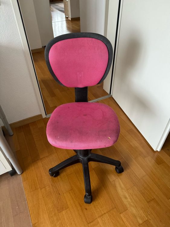 Used Pink Office Chair With Wheels (Gebraucht) in Thalwil für CHF 5 – nur Abholung auf Ricardo ...
