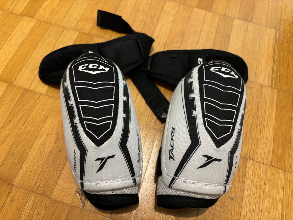 Ellbogenschoner CCM JR medium (Gebraucht) in Luzern für CHF 5 – mit Lieferung auf Ricardo kaufen