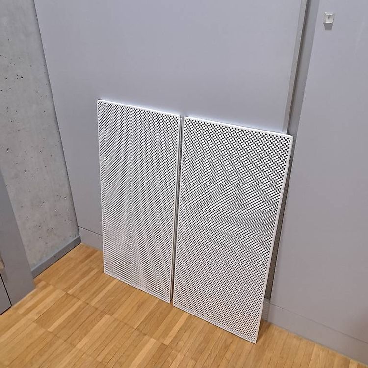2x USM Haller Tablare 35x75 Weiss durchgehend perforiert (Gebraucht) in ...