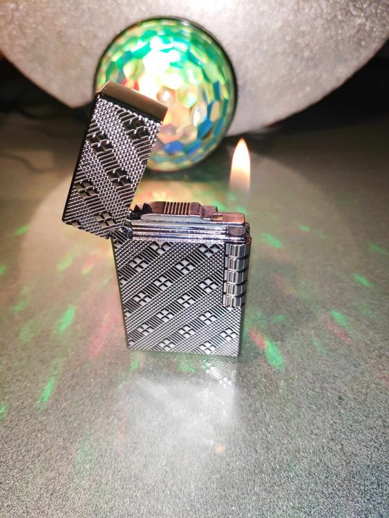 Gas Feuerzeug - NEU nie gebraucht - Lauft tip top+GAS gratis | Kaufen ...