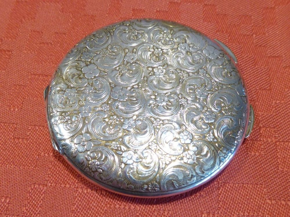 Poudrier ancien rond en métal argenté | Kaufen auf Ricardo