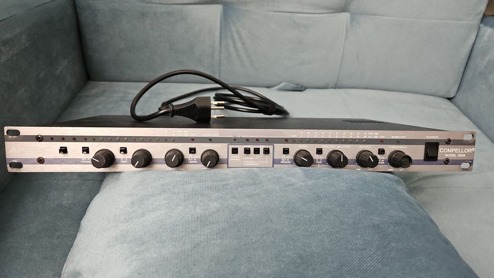 APHEX Compellor 320A Compressor / Leveler /Limiter (Gebraucht) in Basel ...